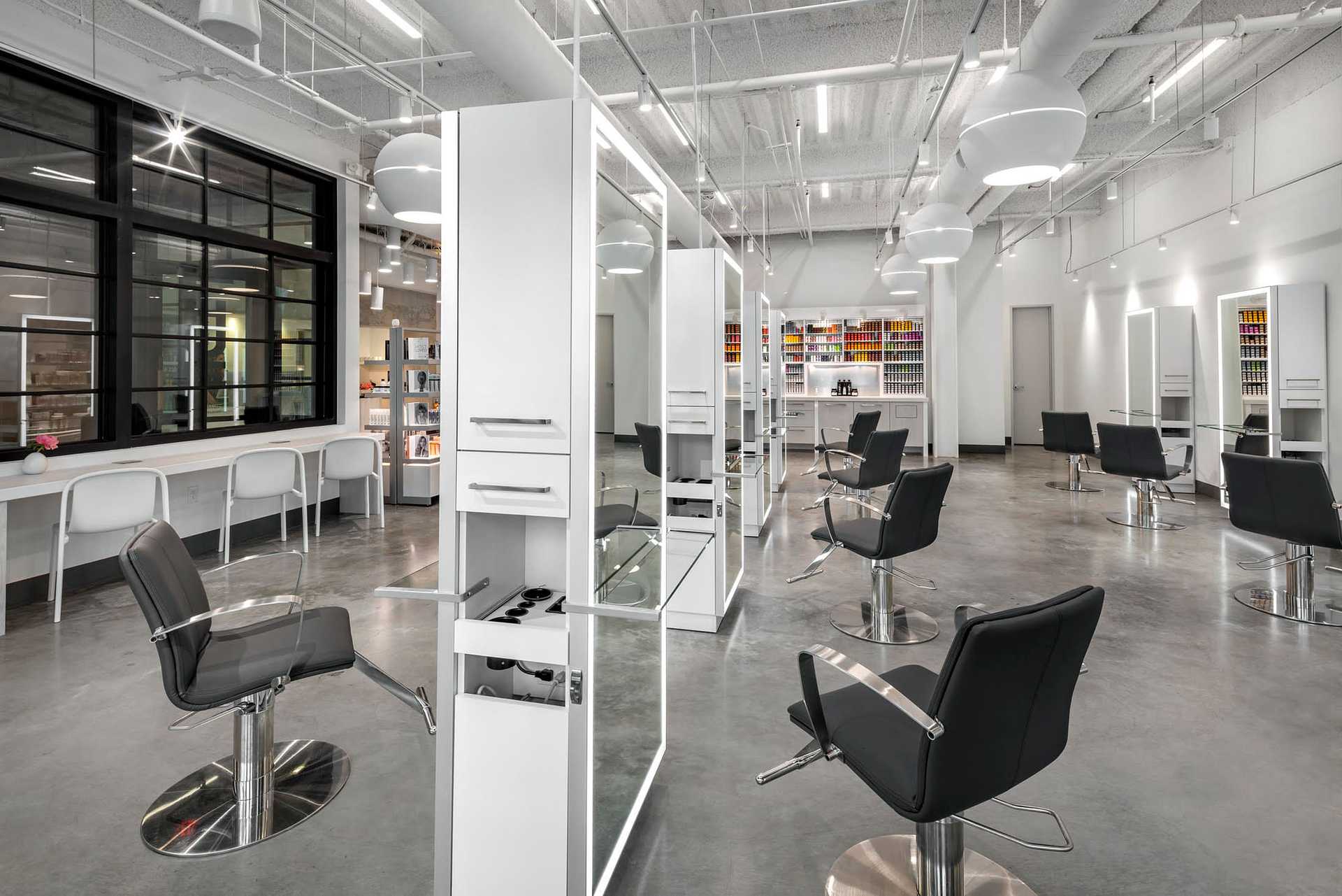 Haircuts in Houston – Custom Styles & Precision Cuts